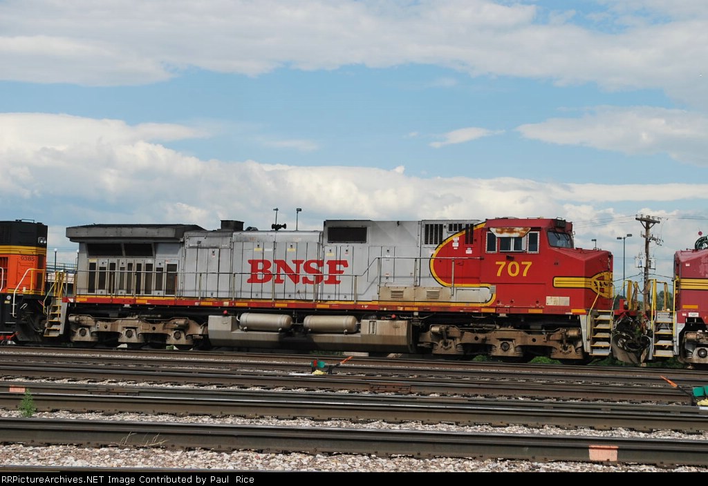 BNSF 707